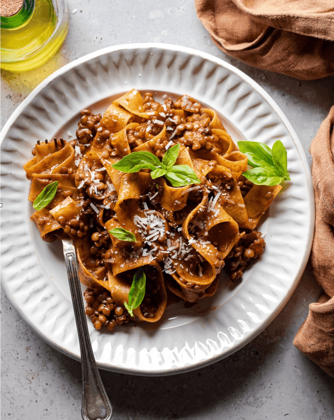 Ricetta autunnale: Pasta piccantina al sugo di lenticchie